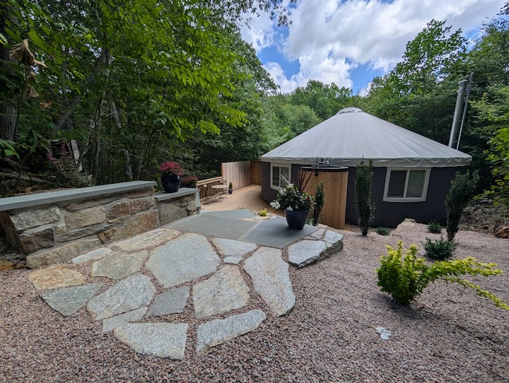 Basecamp Bluffs - Gouveia Vineyards, Wallingford