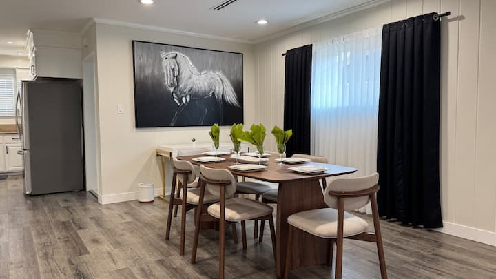 Family-friendly 3br/2ba House + Game Room & Patio - San Fernando, CA