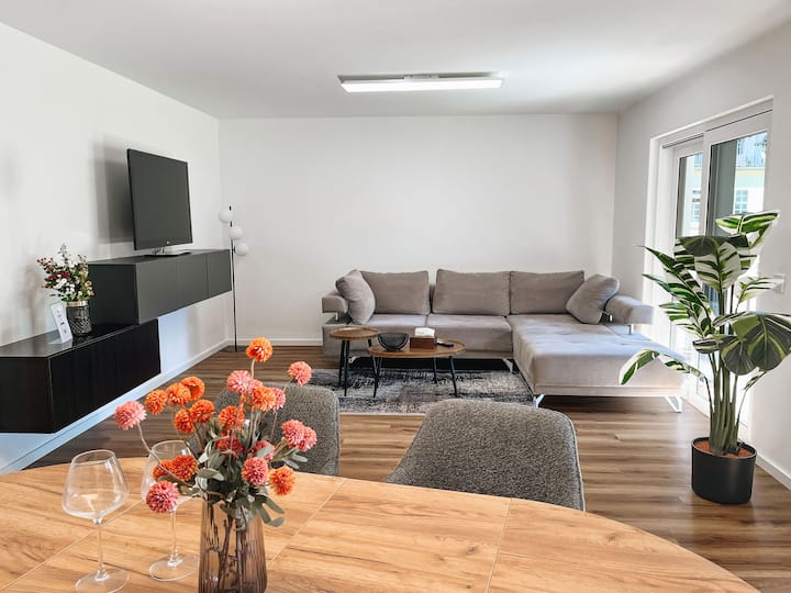 Frisch Renoviert & Gemütlich Mit Terasse - Saarbrücken