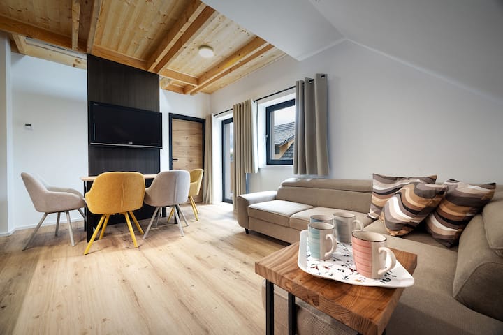 Family & Friends Loft With Balcony - Bled