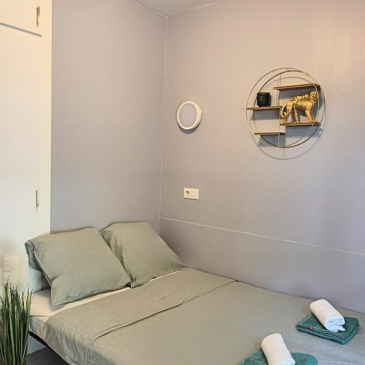 Studio En Rez De Jardin, Climatisé, 2min De La Mer - Port Camargue