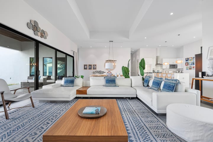 Mymi & Sueeto Oceanfront Oasis | 5br Luxury Villa - The Bahamas