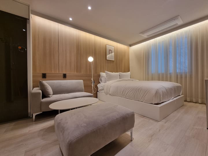 넘버25 김해시청 스위트룸(Hotel No.25 Gimhae Cityhall_suite) - Busan