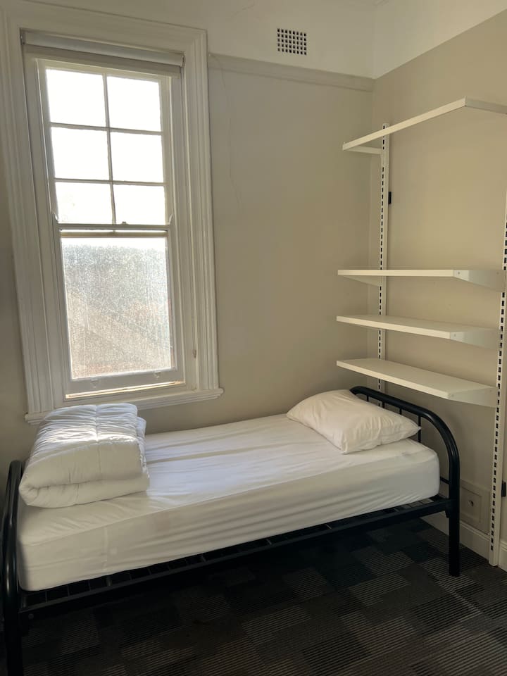 Manly Bunkhouse - 5 Bed Female Dorm - Sydney