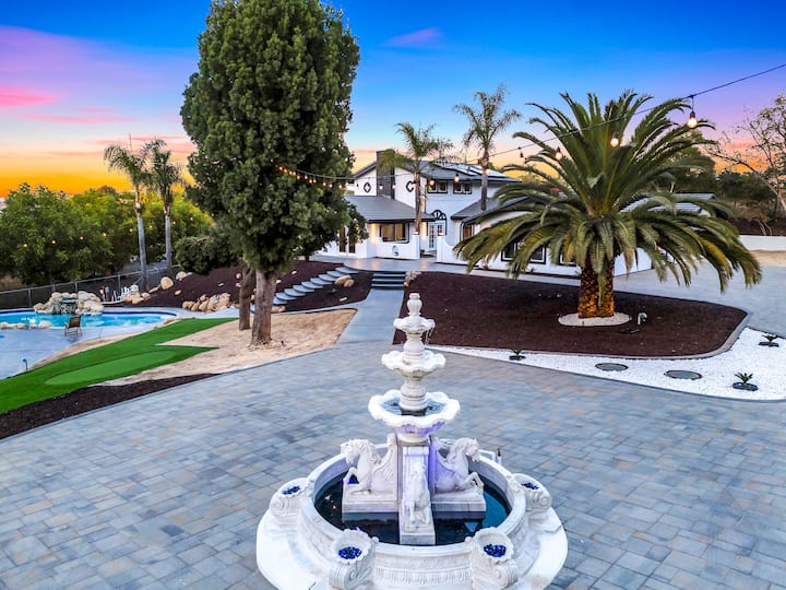 The Grand Vista Getaway - Vista, CA