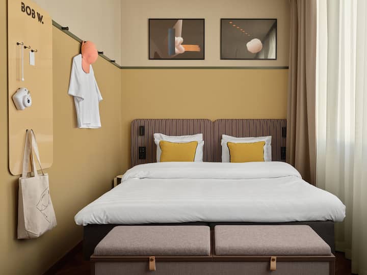 Studio In Kamppi W/ Private Kitchen & Queen Bed - Helsinki