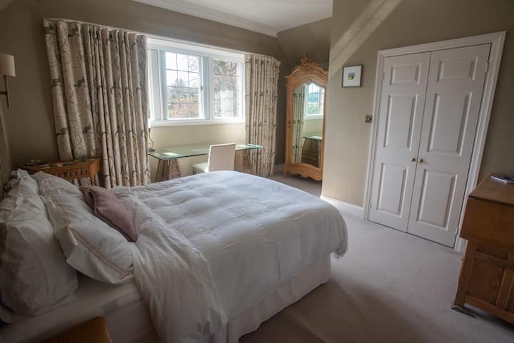 Cozy Room In 120-year-old Lodge - Innerleithen