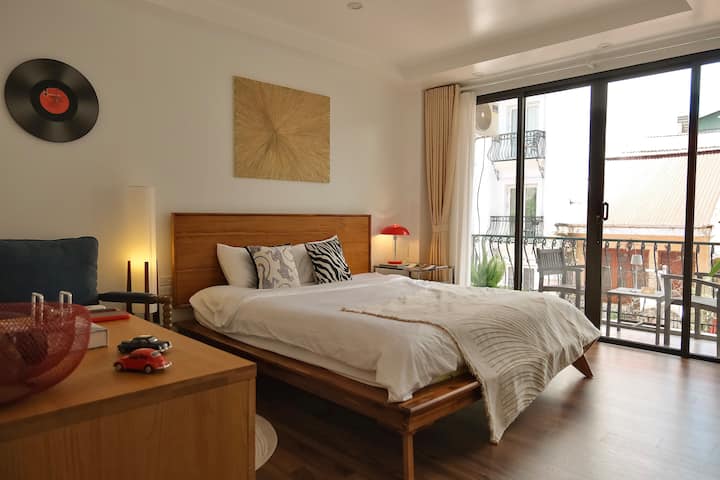 Romantic Studio W/ Balcony | Hoan Kiem Lake 2min - Hanoi