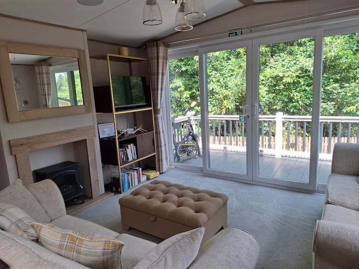 Fir Tree - 2 Bedrooms Sleeps 5 - Battle