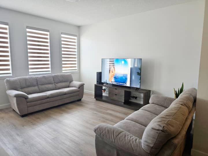 Spacious 3br Home 15mins To West Edmonton Mall - Spruce Grove