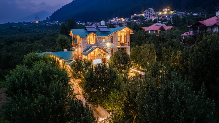 Kaizen Retreat - 8 Bedroom Villa - Outdoor Jacuzzi - Himachal Pradesh