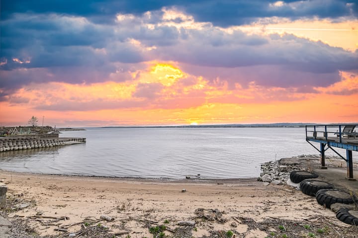 Galena Shores Beach House - Peoria Zoo, Peoria