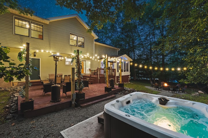 Hot Tub | Game Room | Full Kitchen | Fire Pit - Stroudsburg, PA
