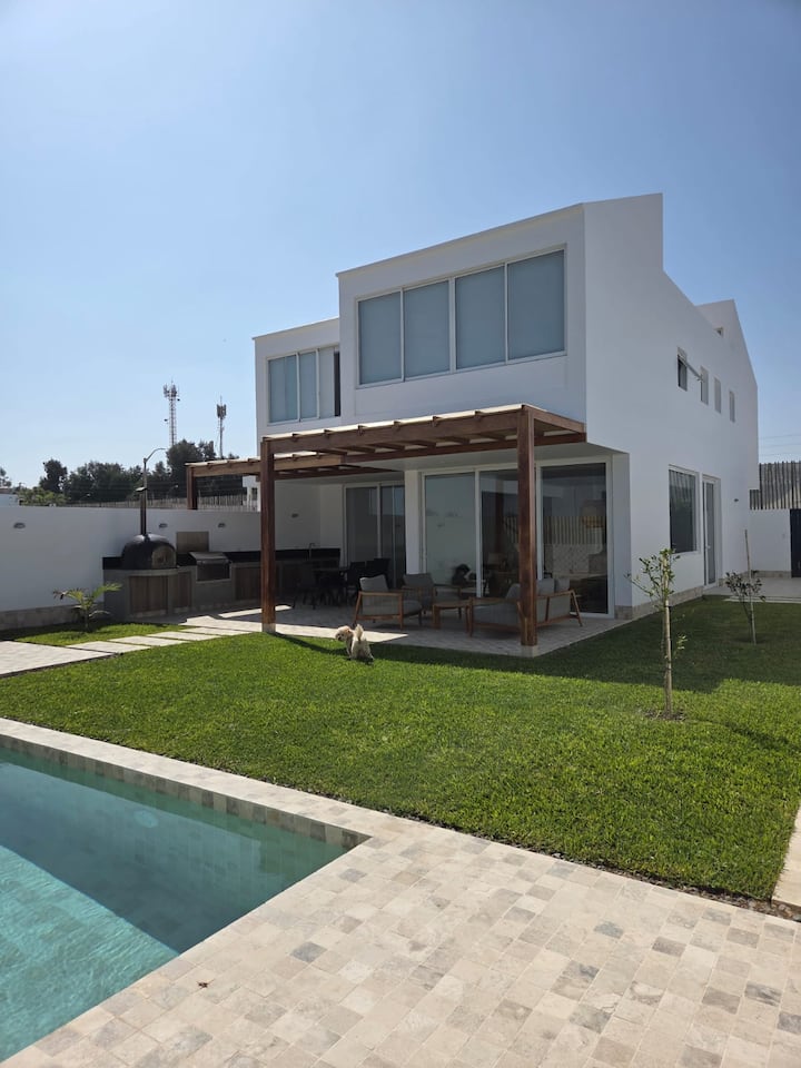 Hermosa Casa De Estreno En Paracas Con Piscina - Paracas