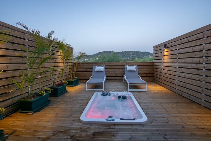 Sweet Sissi Jacuzzi Home - Crète