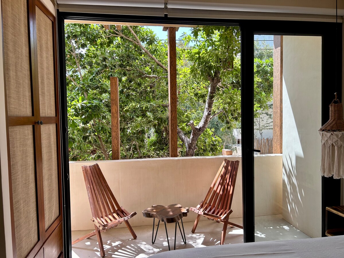 NEW Jungle Studio + High Speed Wifi + 10 min Beach - Flats for Rent in ...