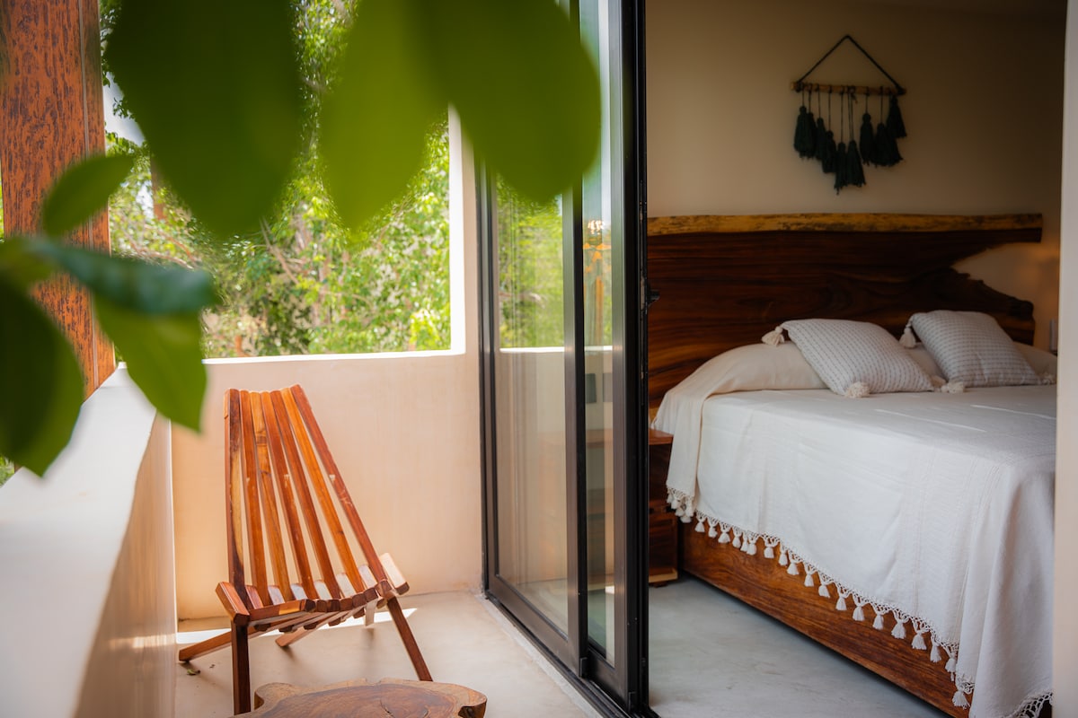 NEW Jungle Studio + High Speed Wifi + 10 min Beach - Flats for Rent in ...