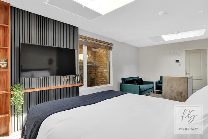 Comfortable Studio W/ Great Transport Links - London, UK