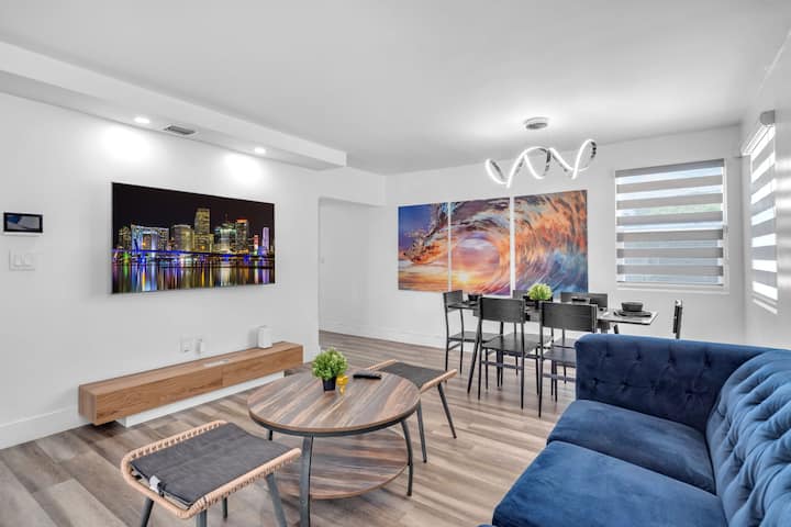 Stylish Modern Stay Near Design District & Wynwood - Miami, FL