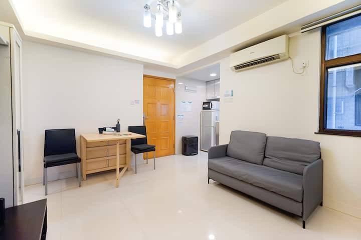 Big Sale! Next To Hkcee & Wanchai Mtr Modern 2br - Wan Chai
