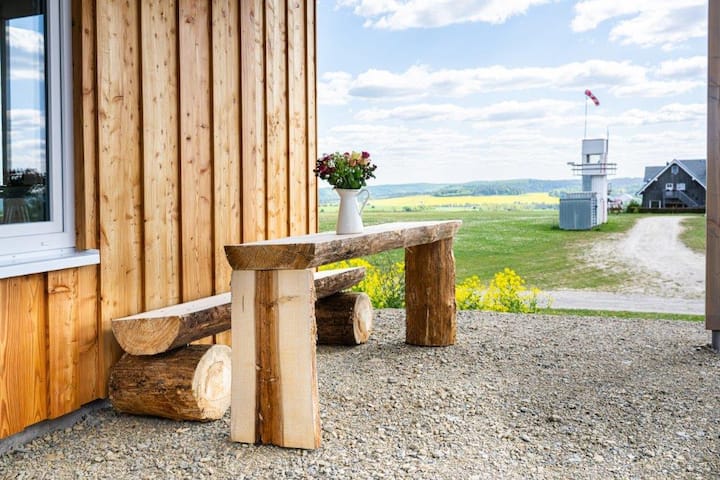 Ferienhaus Am Flugplatz, Umgeben Von Natur - Meiningen