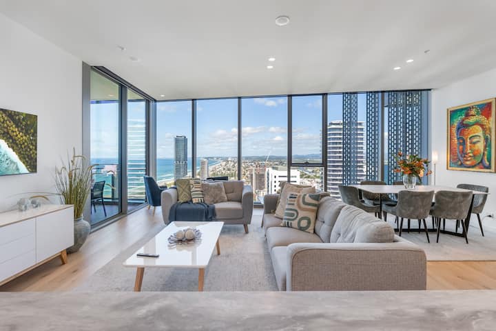 Spacious 3br Sub-penthouse | Free Parking & Pool - Broadbeach