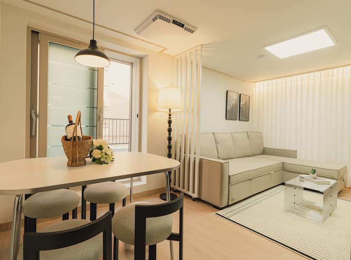 [신축]무료주차·무료짐보관·경복궁·국립중앙박물관·롯데타워·이태원·성모병원·강남·남산·명동 - Seoul