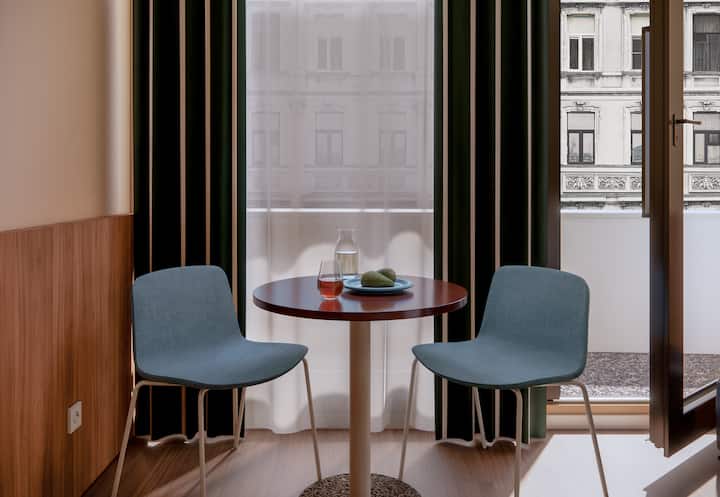 Numa | Medium Studio With Kitchenette And Balcony - Stuttgart