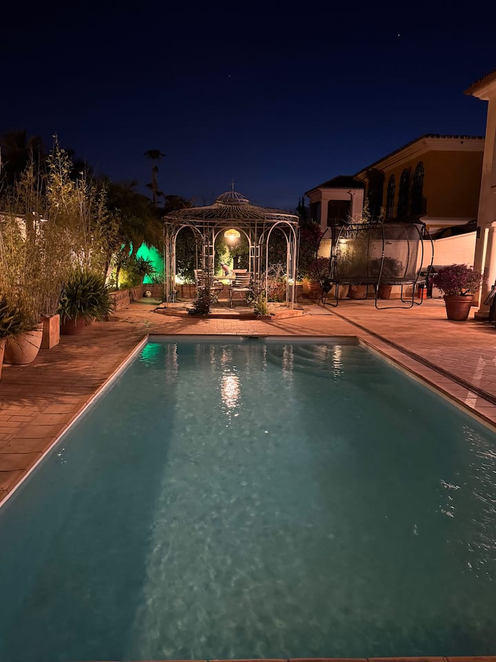 Luxury Villa, Beautiful Sea & Mountain Views, Pool - Marbella