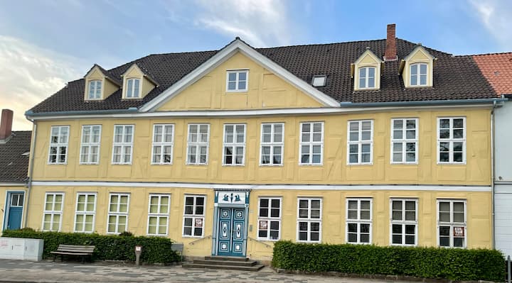 Historic Baroque Half-timbered Apartment - Celle