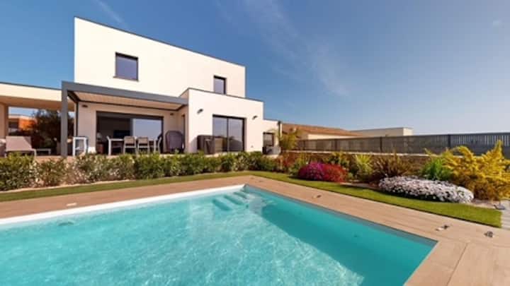 Villa Contemporaine Avec Piscine - Nîmes