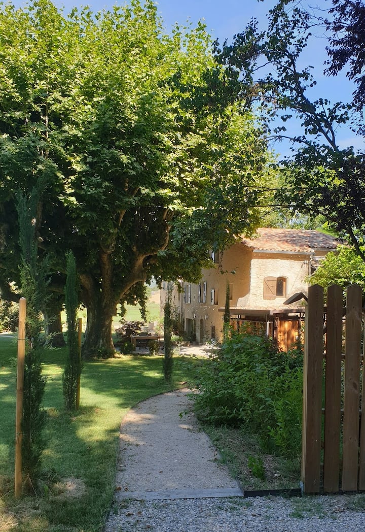 Belle Bâtisse Provençale Du 18è Siècle En Lubéron - Valensole