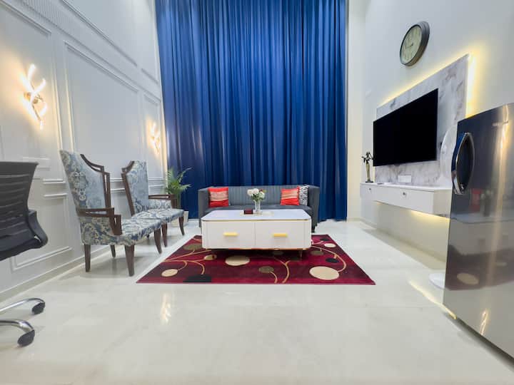 Kiki Stay | Luxury Loft | 9th Floor | City View - Manesar