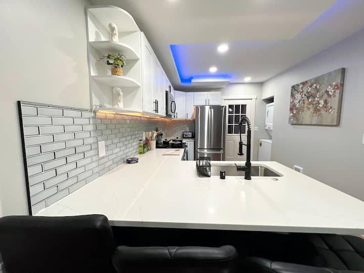 Comfy Modern Historic Everett Stay | A - Everett, WA