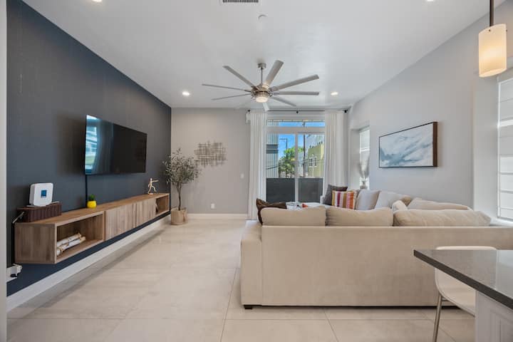 Central Sacramento Gem • 4br • Walk To Everything - Sacramento, CA