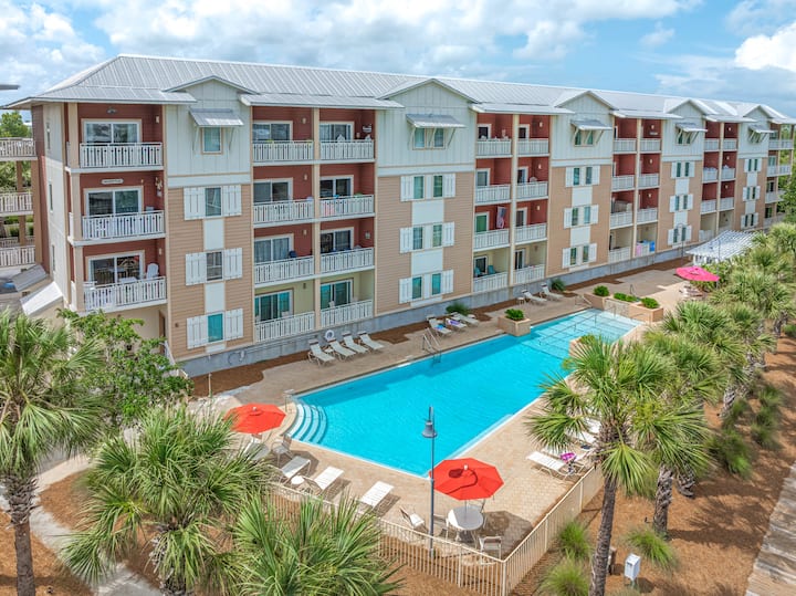 Entire Condo- Off The Hook ~With A View! - Mexico Beach, FL