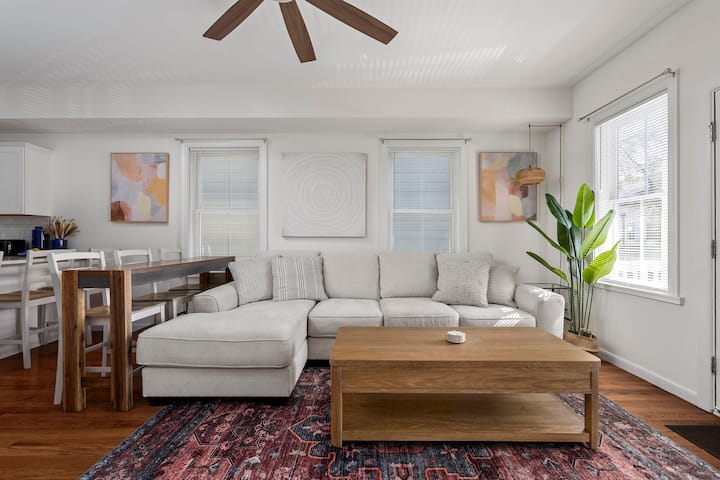 Modern City Retreat | Walkable + Private Baths - Richmond, VA