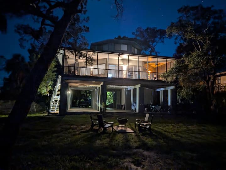 Ozello Blue Waterfront Treetop Loft House Sleeps 6 - Crystal River, FL