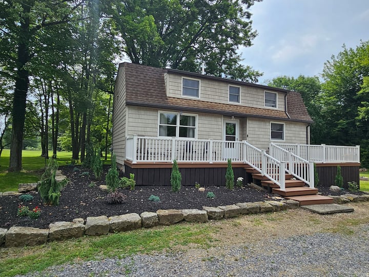 Hemlock Hideaway– Quiet Getaway By Pymatuning Lake - Conneaut Lake, PA