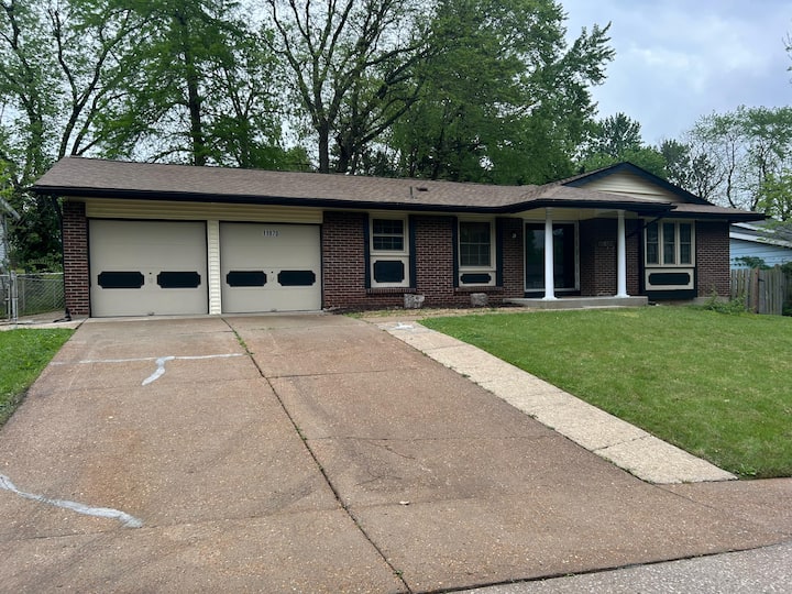 Spacious 4br Ranch In Black Jack - Alton, IL