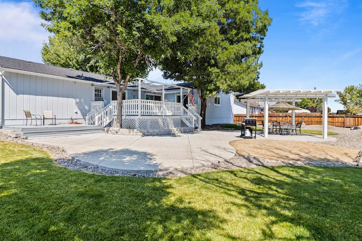 Spacious Retreat| Deck| 15 Minairport| 6 Beds - Reno, NV