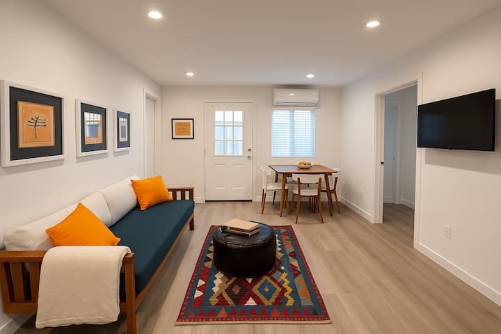 Private Flat With Modern Finishes - Los Angeles, CA