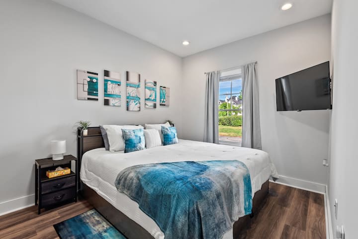 Spacious 1 Br/1ba King Bed | Pet Friendly Sleeps 3 - Rocky Mount, NC