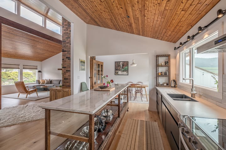 House With Okanagan Lake View. - Vernon