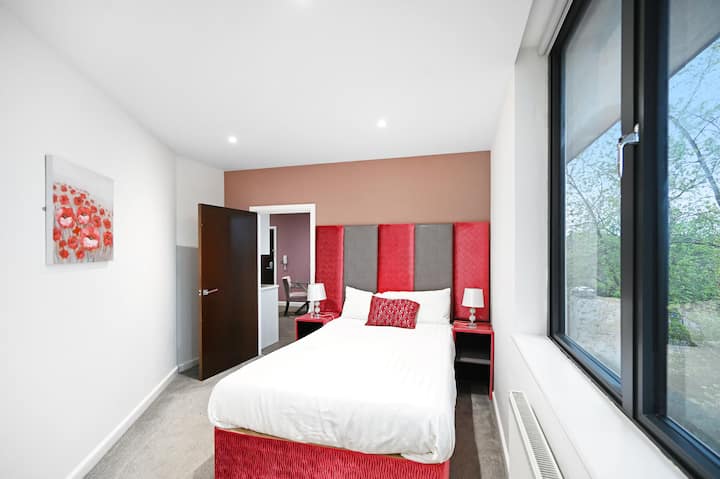 #13 Milburn Cmk Location 10 Min Walk Train Station - Milton Keynes