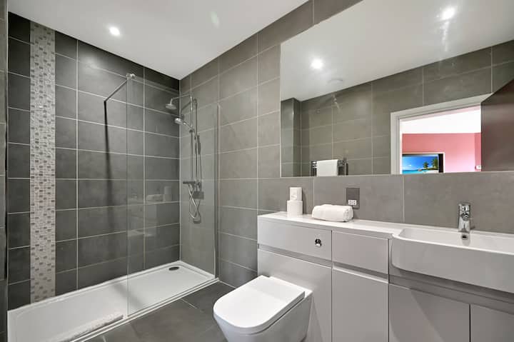 #6,milburn,cmk Location 10 Min Walk Train Station - Milton Keynes