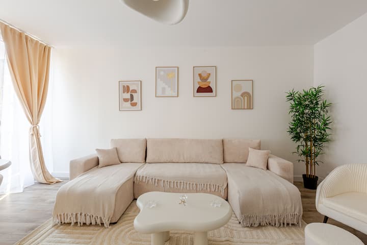 Wabi-sabi Apartment In Strasbourg Neudorf - ストラスブール