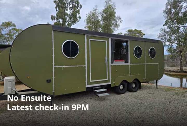 Retro Caravan, No Bathroom (Hv8) - Stawell
