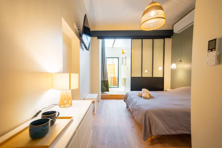 Chaleureux Studio Avec Terrasse - Bordeaux Centre - Matmut Atlantique, Bordeaux