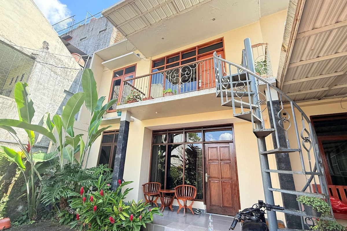 Modern 4BR House @ Hazel House Bandung - Houses for Rent in Cidadap ...